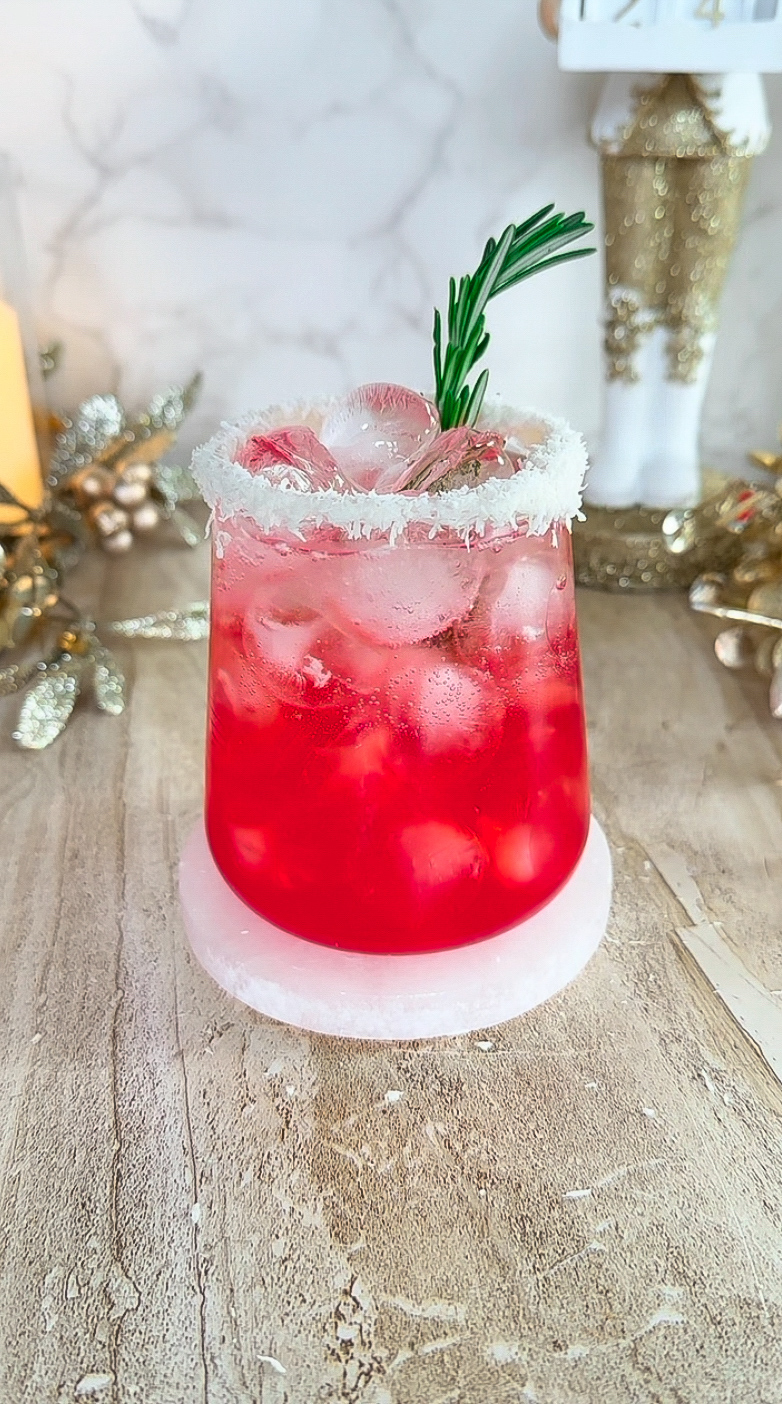 Dirty Santa Holiday Cocktail Recipe - Styled By Daisies